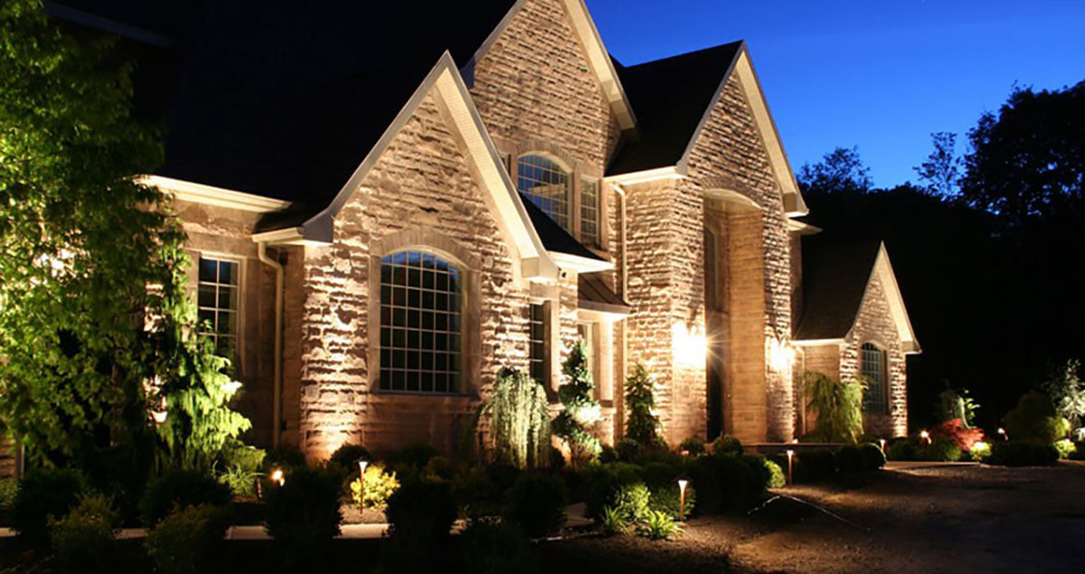 layout outdoor lights for your house