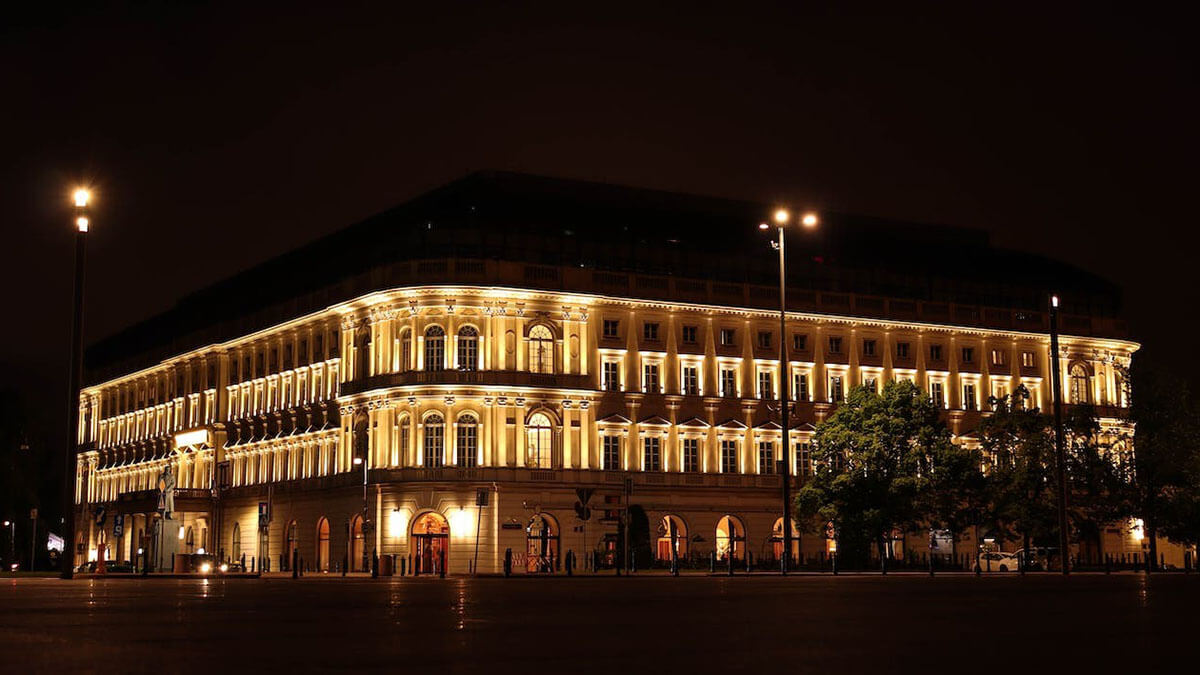 15 Factors to Consider Before Planning Facade Lighting