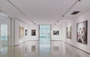 How to Choose Art Gallery Lighting: The Ultimate Guide